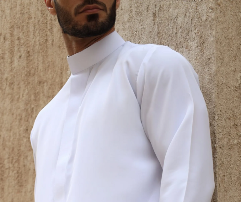 White Thobes: Timeless Elegance in Islamic Menswear – Trendy GH